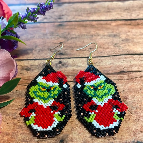 Handmade | Jewelry | Grinch Beaded Earring | Poshmark